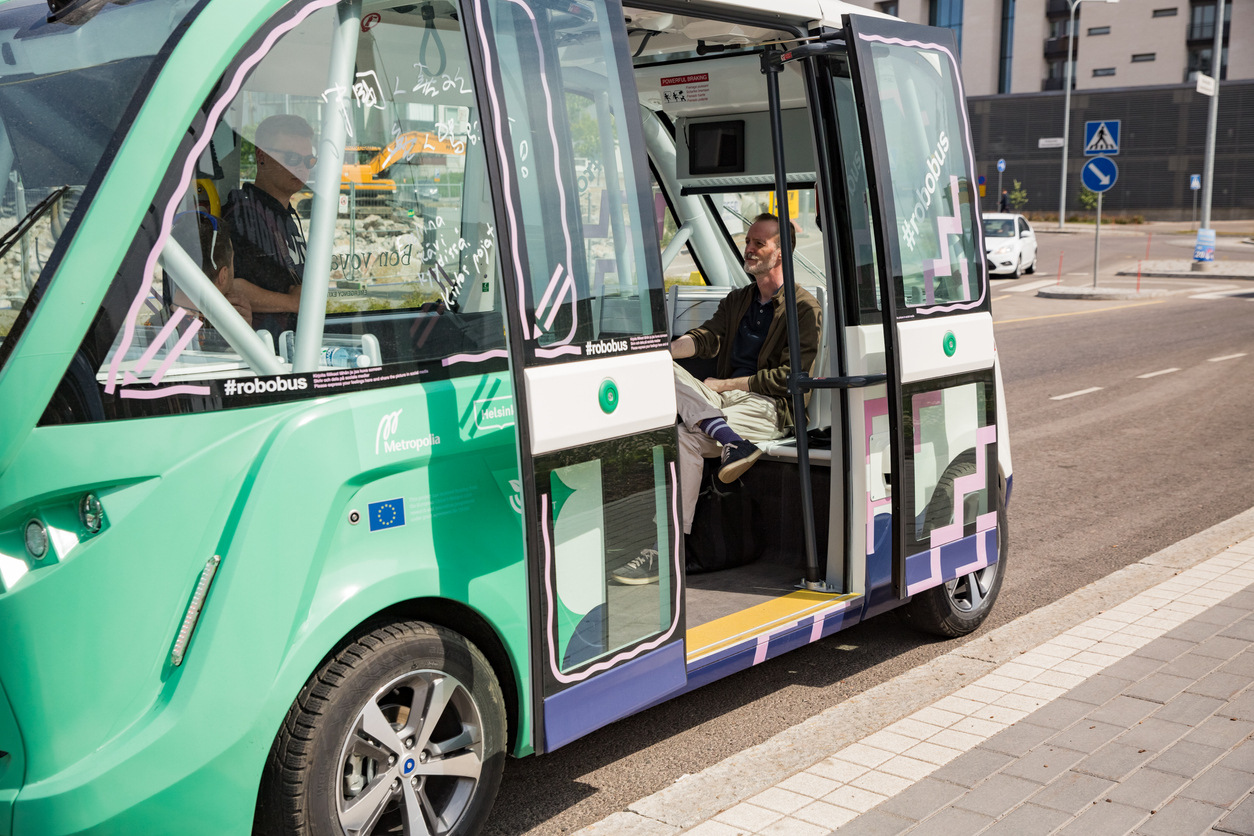Autonomous Shuttles: Frontrunner in the Self-driving Race | Ecolane